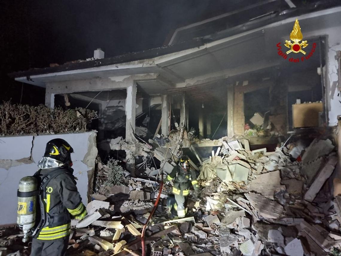 Strage dopo l'esplosione nella villetta in via Apollo, il mistero della ...