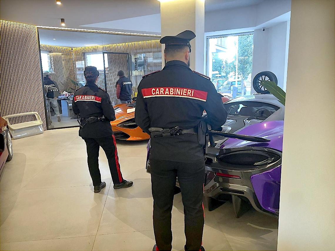 Dietro l'autosalone delle supercar un affare col boss della mafia ...
