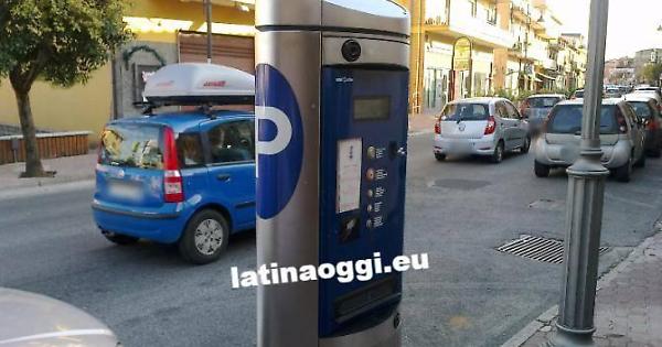 Tenta di rubare i soldi nel parcometro, arrestato - Latina Oggi