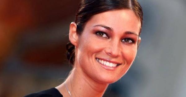 "Manuela Arcuri si sta separando", il gossip che impazza e quel post sospetto sul tradimento ...
