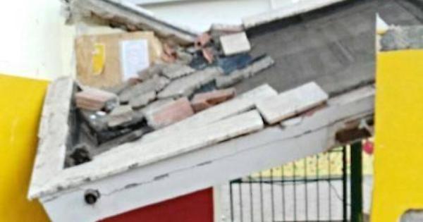 [AGGIORNAMENTO] Crollo della pensilina della scuola, scoperta la causa ...