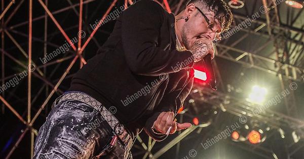 Il rapper Paky insultò i carabinieri dal palco, andrà a giudizio ...