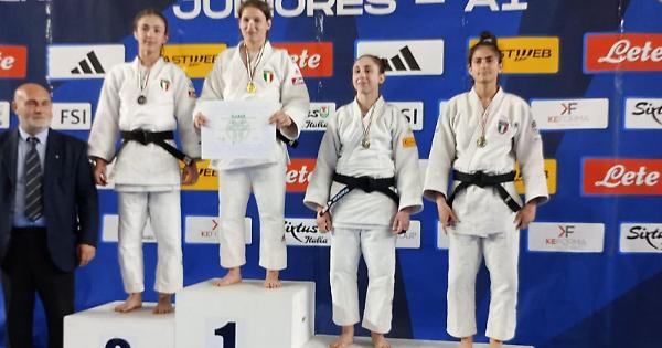 Gaia Stella sul gradino più alto del podio ai campionati italiani di ...